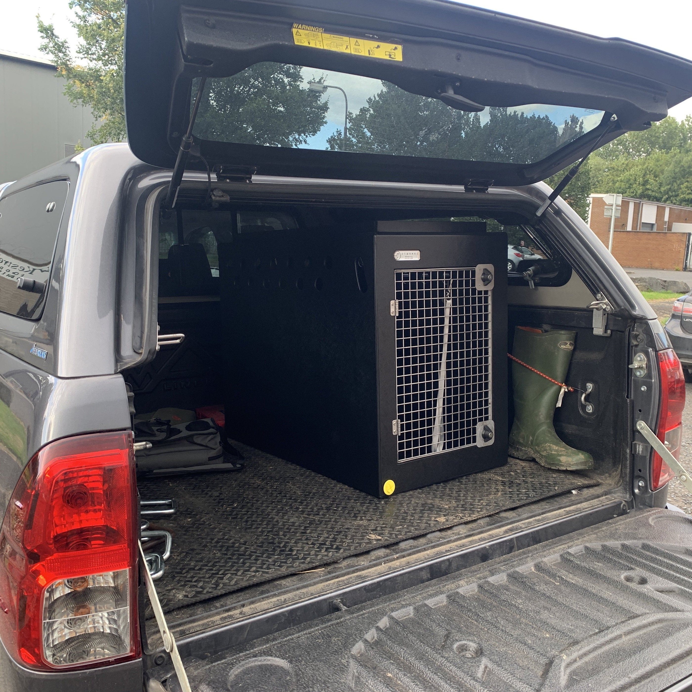 MITSUBISHI L200 | 2005-PRESENT | DOG PICKUP CRATES — DT BOXES