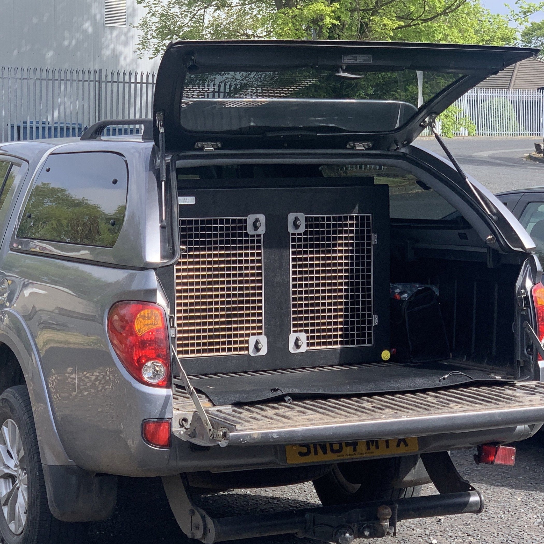 MITSUBISHI L200 | 2005-PRESENT | DOG PICKUP CRATES — DT BOXES