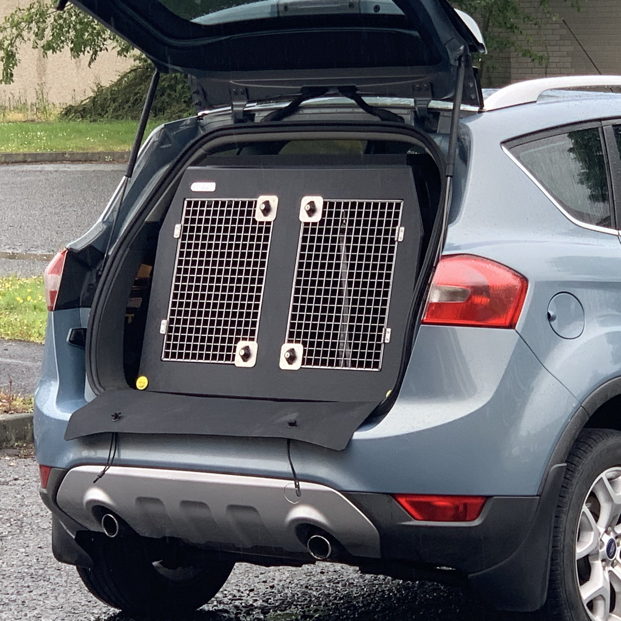 Dog Crate for Ford Kuga | DT-7 — DT BOXES