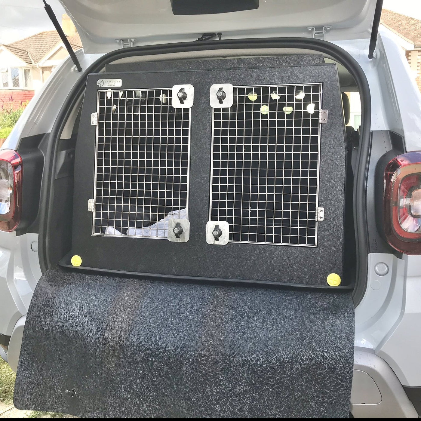 Travel Crate for Dogs Dacia Duster — DT BOXES