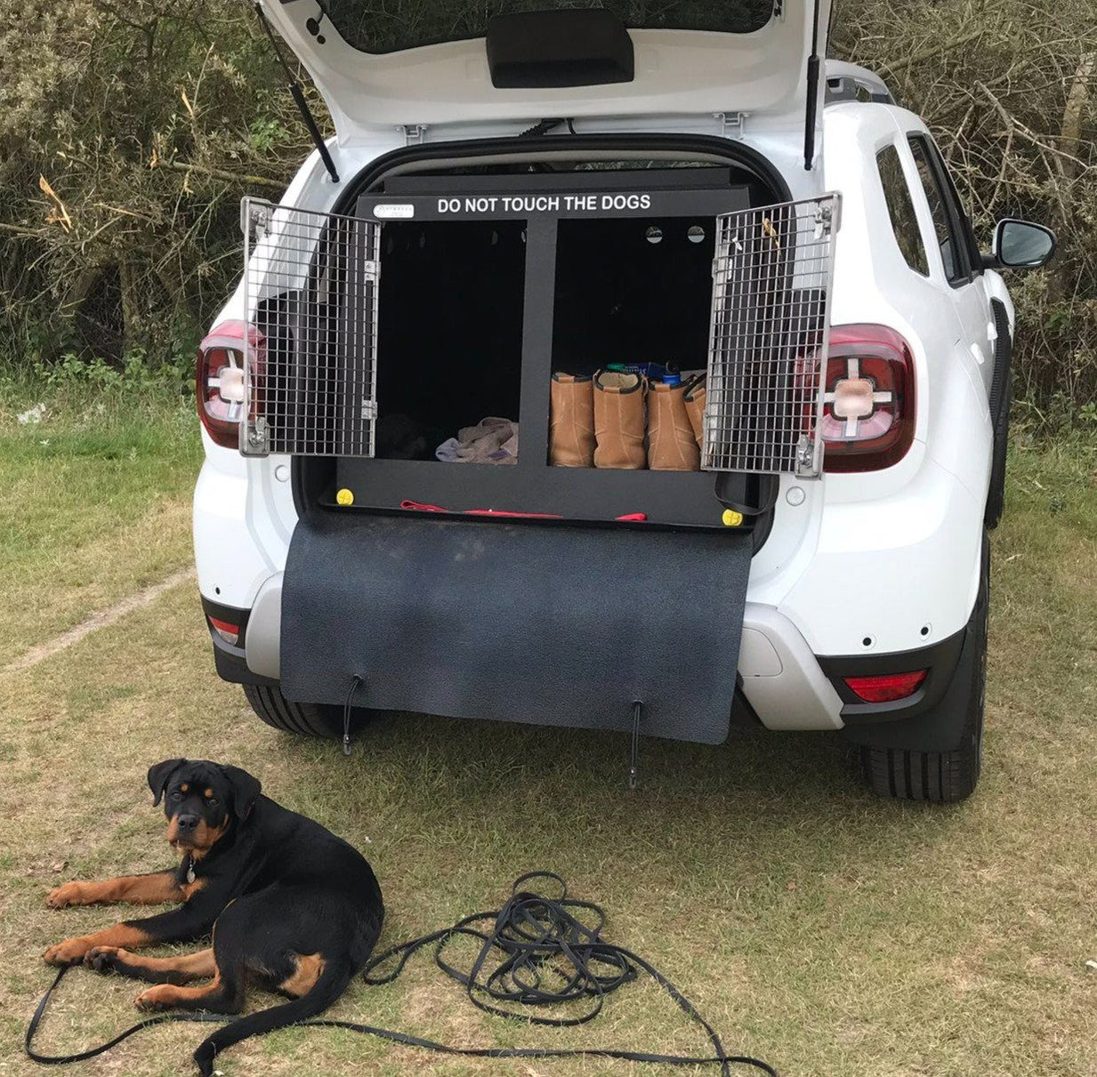 Travel Crate for Dogs Dacia Duster — DT BOXES