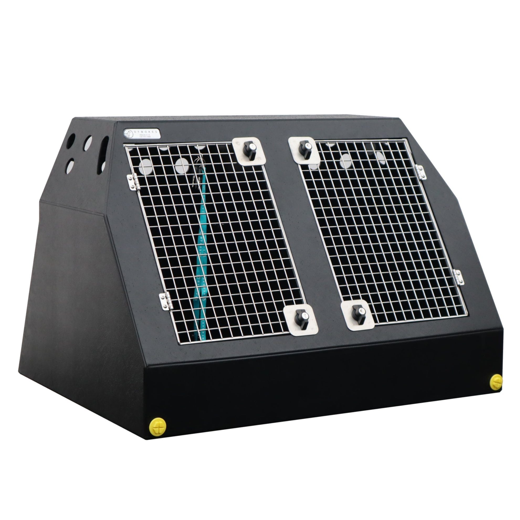 Nissan Qashqai Dog Car Crate - DT 10 — DT BOXES