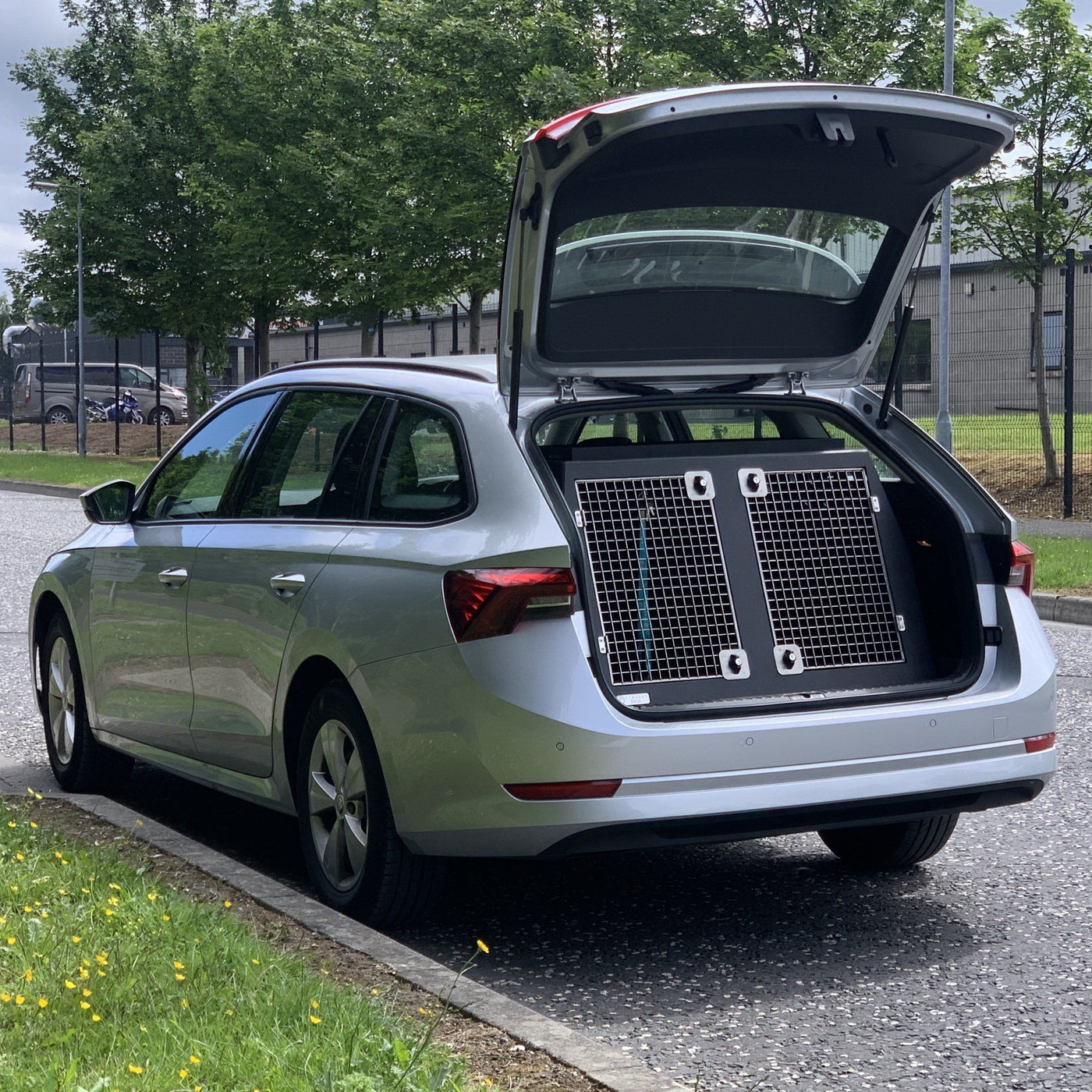 Dog Car Crate for a Škoda Octavia Estate | DT Box | Made In The UK — DT ...