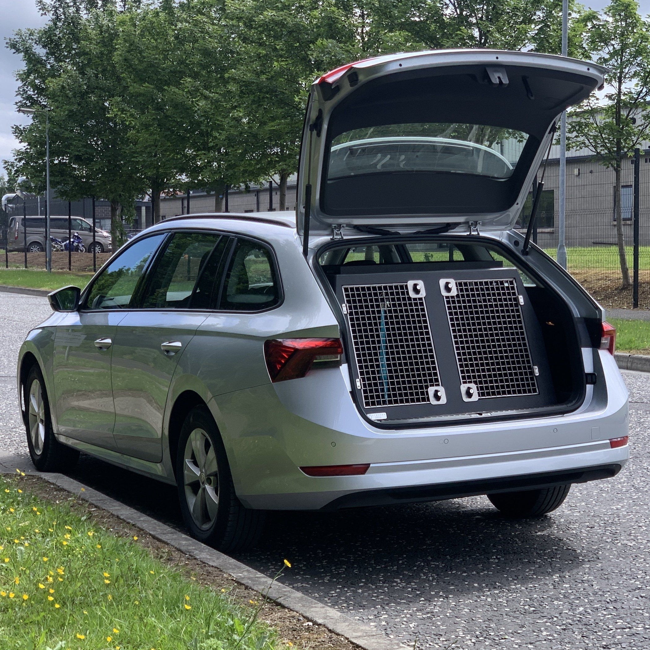 Dog Car Crate for a Škoda Octavia Estate | DT Box | Made In The UK — DT ...