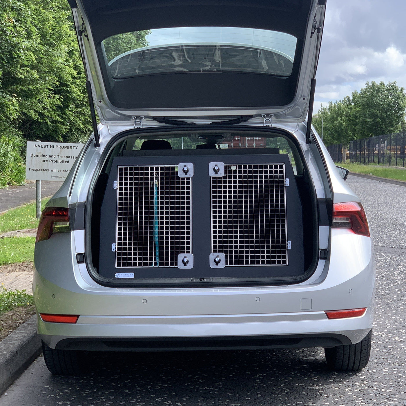 Dog Car Crate for a Škoda Octavia Estate | DT Box | Made In The UK — DT ...